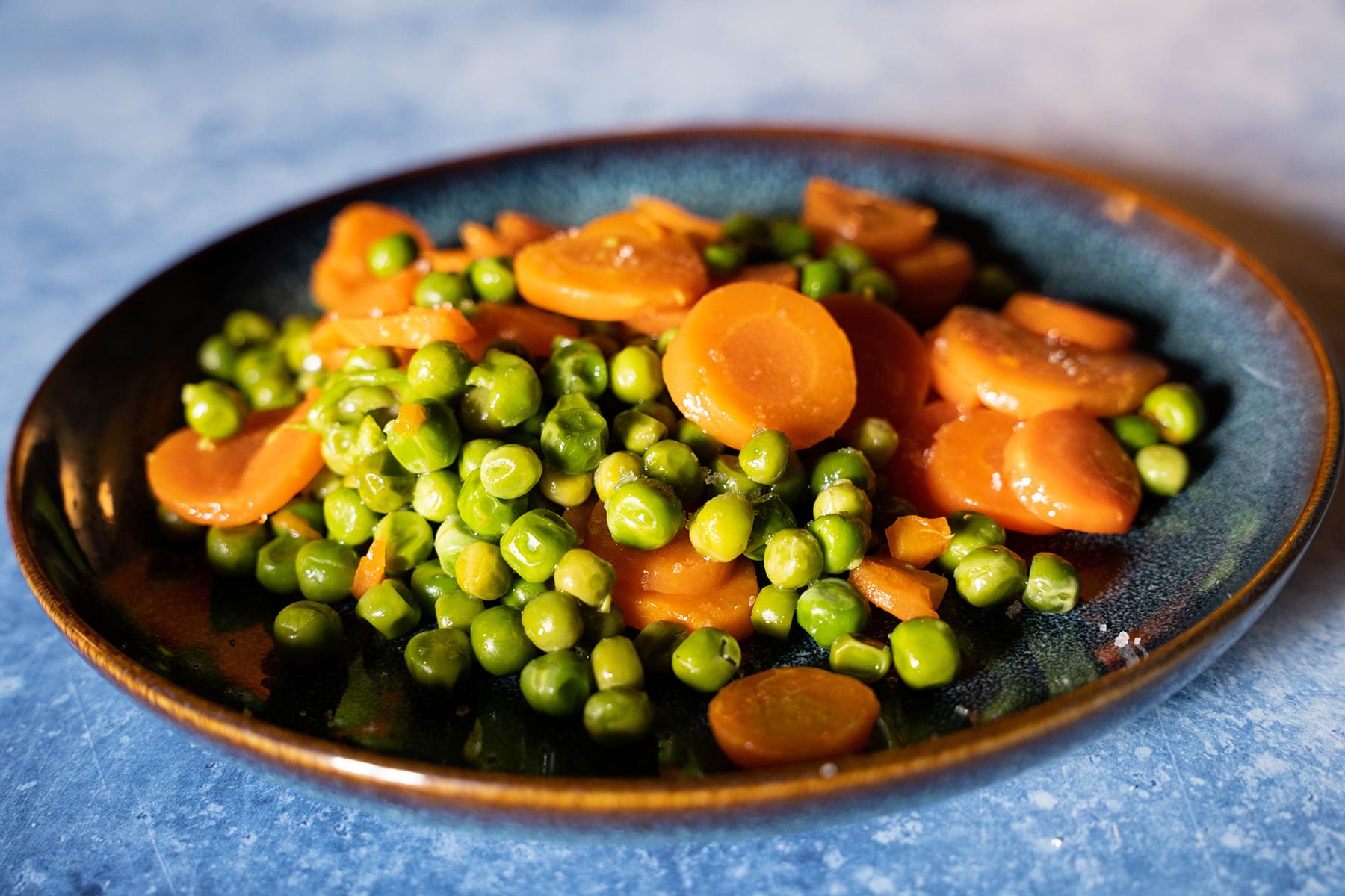 Petits pois carottes à l'huile de coco - La Ferme d'Alice